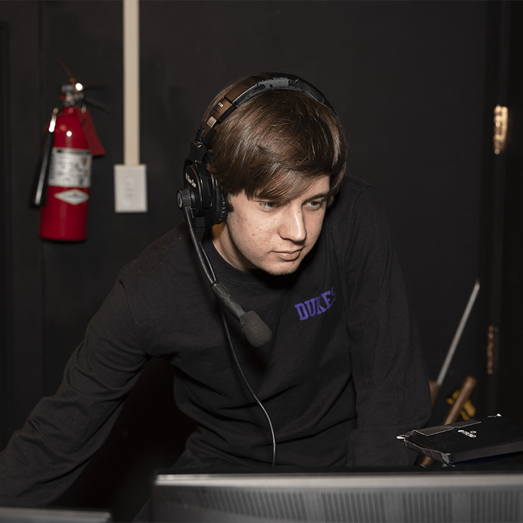 Stage crew helps GDA shows succeed behind the scenes – The Aquilian Daily